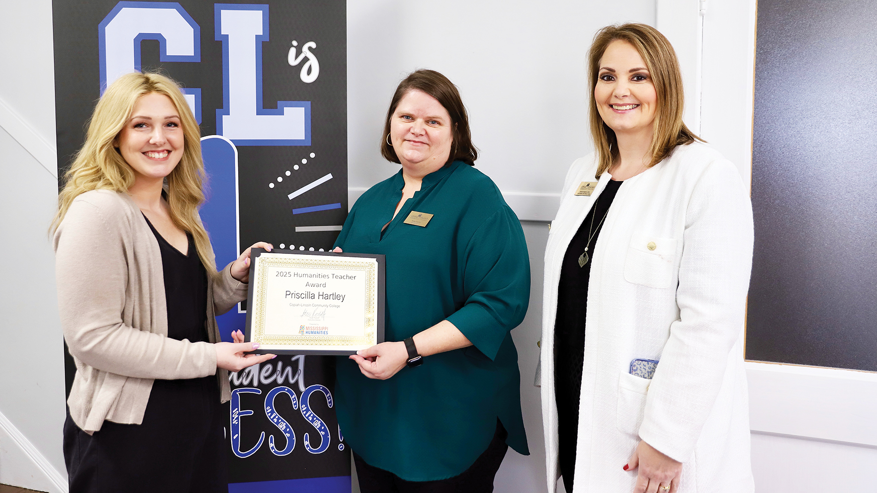 Hartley named Co-Lin’s 2025 Humanities Teacher of the Year | Daily Leader