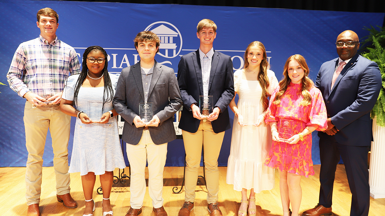 Co-Lin Wesson Campus Hall of Fame inducts six into 2025 class | Daily ...