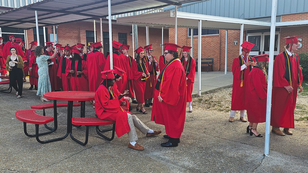 56 Loyd Star Hornets celebrate 2025 commencement exercises | Daily Leader