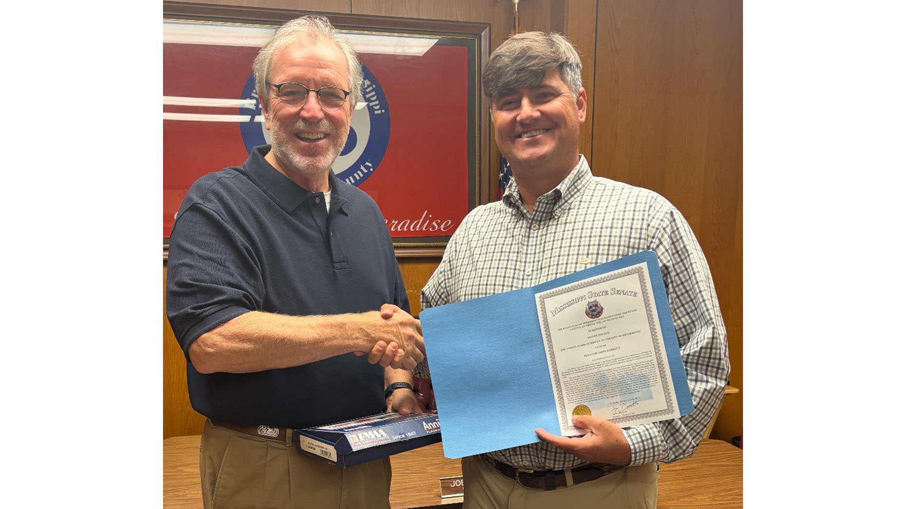 Outgoing Brookhaven mayor presented with state flag | Daily Leader