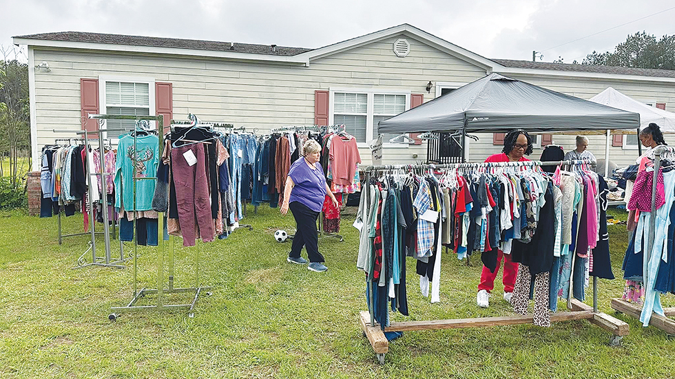 Sell along with the East Lincoln Road Yard Sale | Daily Leader