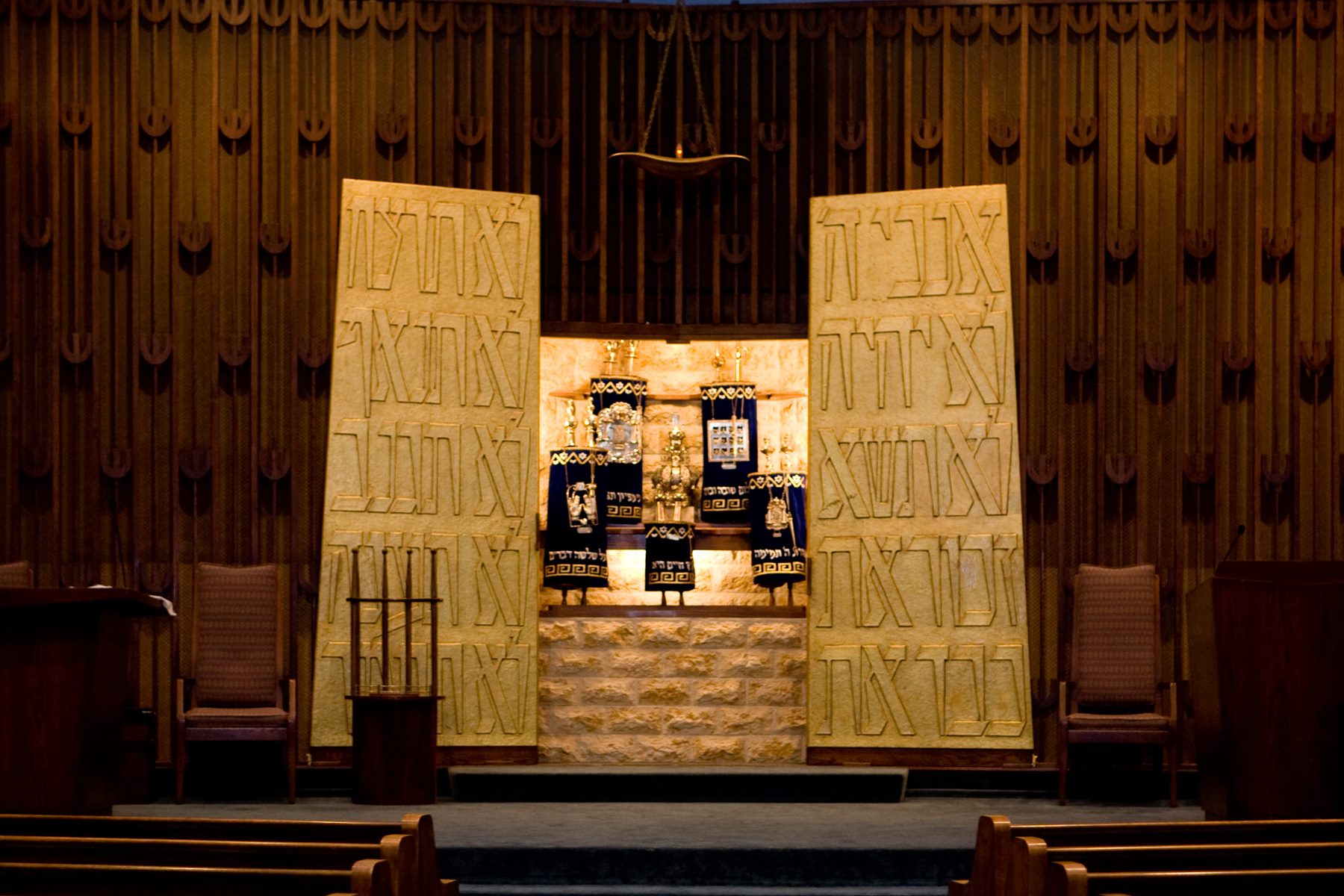 Security camera catches person splashing liquid inside Mississippi ...